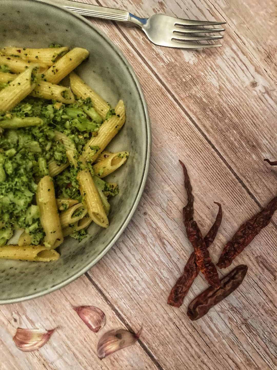 chili garlic broccoli pasta | Spice and Life